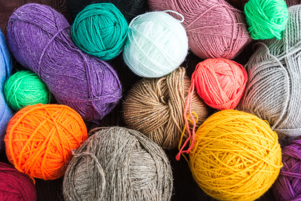 12 Fun Yarn Crafts and Games for Your Troop Meeting – Leader Connecting ...